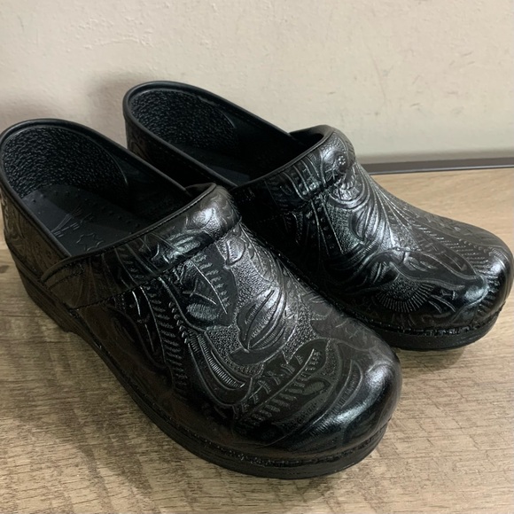 Dansko | Shoes | New Womens Dansko Black Patent Leather Tooled Platform ...